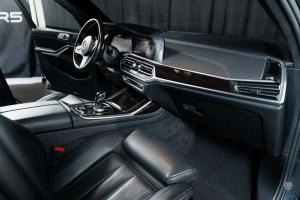 Grey BMW X7 2019 in Vilnius, with an engine capacity of 4.40 L and mileage of 165 thousand km for 38999 €, photo 27 on AUTOMOTO.COM.LV
