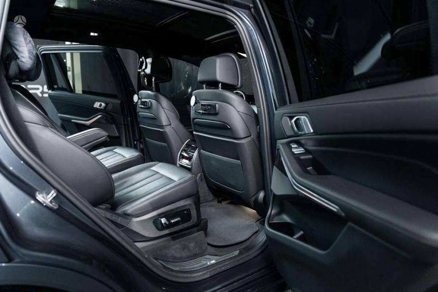 Grey BMW X7 2019 in Vilnius, with an engine capacity of 4.40 L and mileage of 165 thousand km for 38999 €, photo 28 on AUTOMOTO.COM.LV