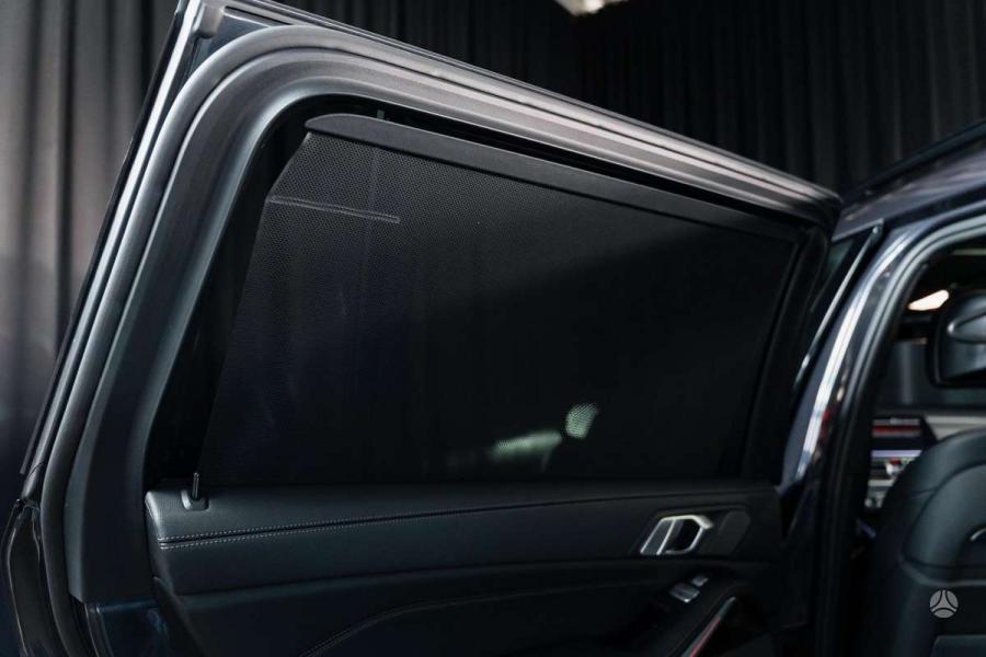 Grey BMW X7 2019 in Vilnius, with an engine capacity of 4.40 L and mileage of 165 thousand km for 38999 €, photo 32 on AUTOMOTO.COM.LV