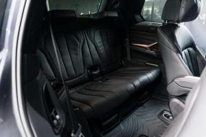 Grey BMW X7 2019 in Vilnius, with an engine capacity of 4.40 L and mileage of 165 thousand km for 38999 €, photo 34 on AUTOMOTO.COM.LV