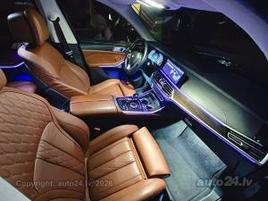 Pelēks BMW X7 2019 Tallina, ar dzinēja tilpumu 3.00 L un nobraukumu 122 tūkst. km par 51400 €, foto 10 vietnē AUTOMOTO.COM.LV