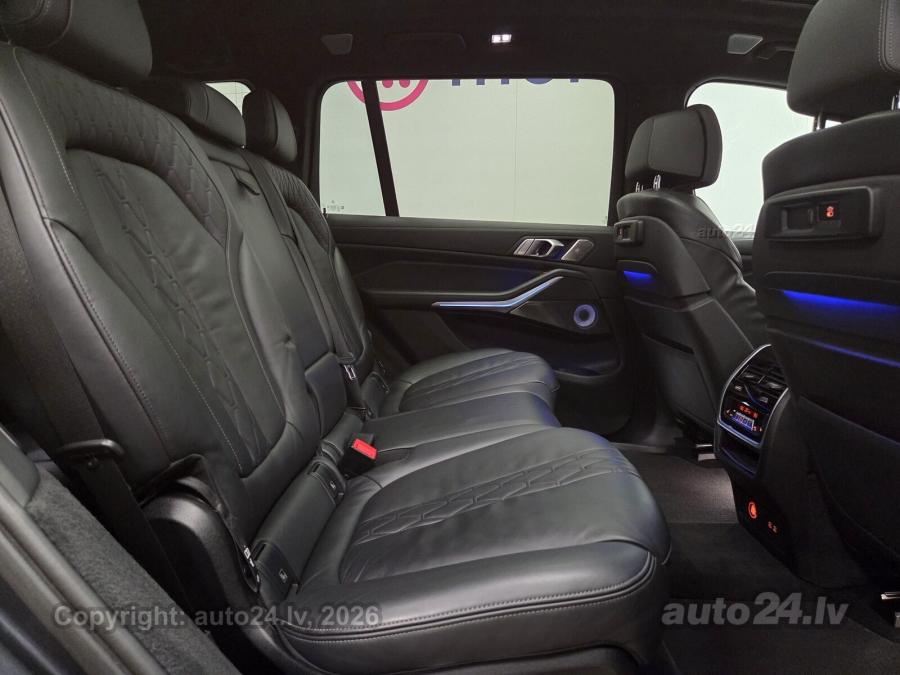 Grey BMW X7 2020 in Tallinn, with an engine capacity of 3.00 L and mileage of 121 thousand km for 69900 €, photo 26 on AUTOMOTO.COM.LV