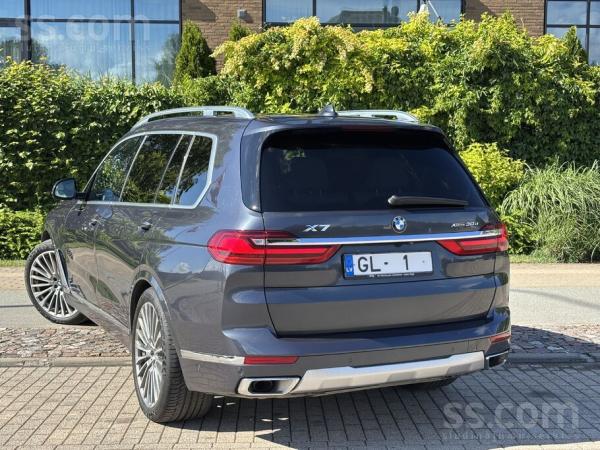 Grey BMW X7 2020 in Riga, with an engine capacity of 3.00 L and mileage of 215 thousand km for 44500 €, photo 4 on AUTOMOTO.COM.LV