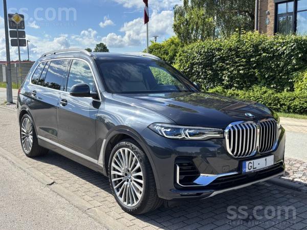 Grey BMW X7 2020 in Riga, with an engine capacity of 3.00 L and mileage of 215 thousand km for 44500 €, photo 6 on AUTOMOTO.COM.LV