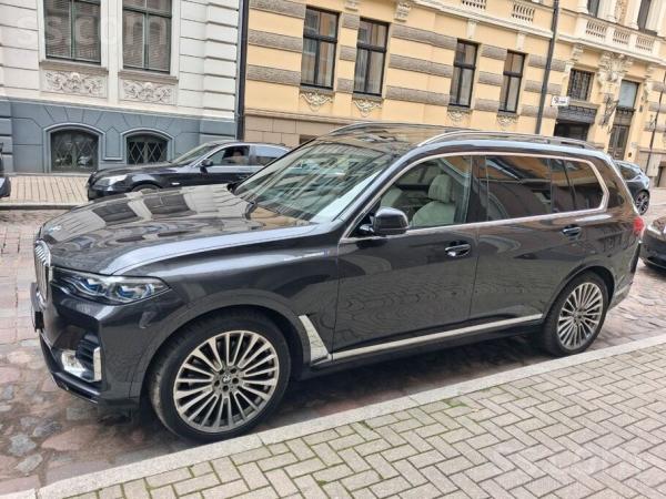 Pelēks BMW X7 2020 Rīga, ar dzinēja tilpumu 3.00 L un nobraukumu 97 tūkst. km par 52000 €, foto 3 vietnē AUTOMOTO.COM.LV