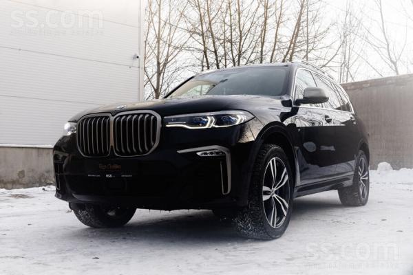 Grey BMW X7 2021 in Riga, with an engine capacity of 3.00 L and mileage of 142 thousand km for 55900 €, photo 2 on AUTOMOTO.COM.LV