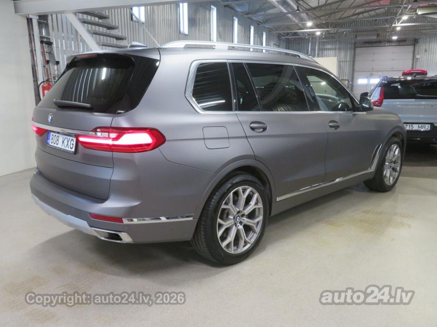 Grey BMW X7 2021 in Tallinn, with an engine capacity of 3.00 L and mileage of 140 thousand km for 49900 €, photo 3 on AUTOMOTO.COM.LV