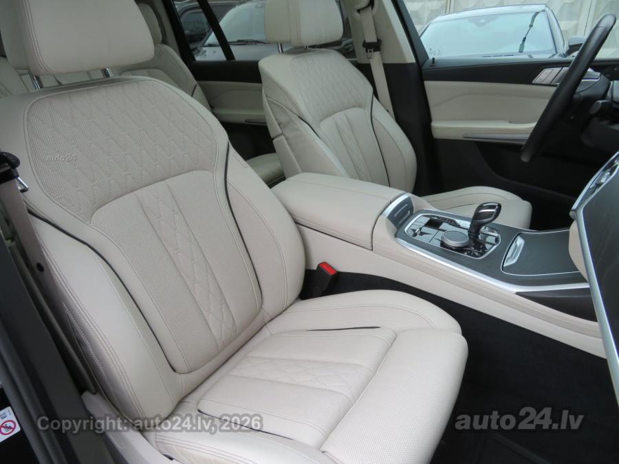 Grey BMW X7 2021 in Tallinn, with an engine capacity of 3.00 L and mileage of 140 thousand km for 49900 €, photo 5 on AUTOMOTO.COM.LV
