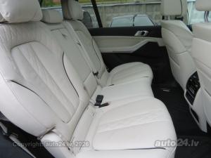 Grey BMW X7 2021 in Tallinn, with an engine capacity of 3.00 L and mileage of 140 thousand km for 49900 €, photo 6 on AUTOMOTO.COM.LV