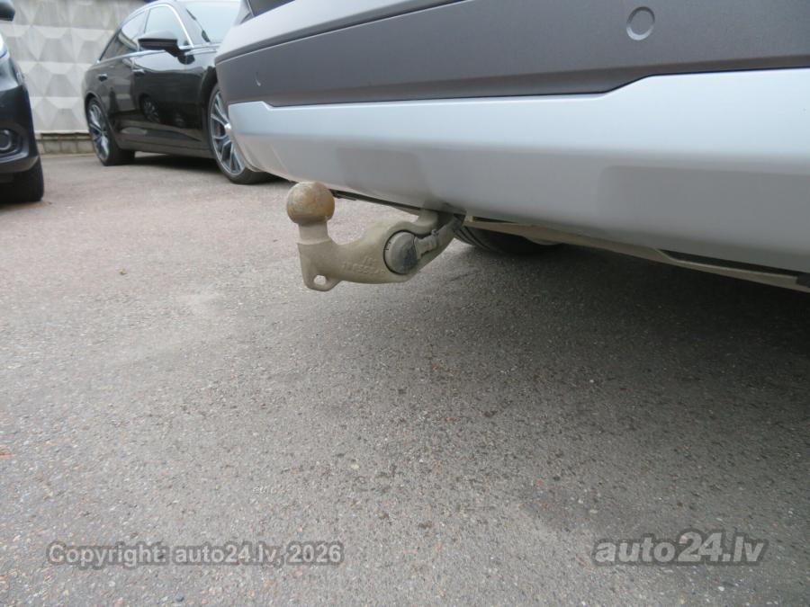Grey BMW X7 2021 in Tallinn, with an engine capacity of 3.00 L and mileage of 140 thousand km for 49900 €, photo 12 on AUTOMOTO.COM.LV