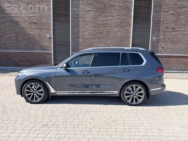 Grey BMW X7 2021 in Riga, with an engine capacity of 3.00 L and mileage of 155 thousand km for 55500 €, photo 7 on AUTOMOTO.COM.LV