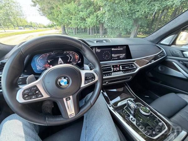 Grey BMW X7 2021 in Riga, with an engine capacity of 3.00 L and mileage of 155 thousand km for 55500 €, photo 9 on AUTOMOTO.COM.LV
