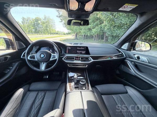 Grey BMW X7 2021 in Riga, with an engine capacity of 3.00 L and mileage of 155 thousand km for 55500 €, photo 10 on AUTOMOTO.COM.LV