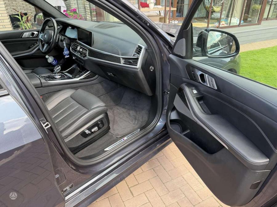 Pelēks BMW X7 2021 Šauļi, ar dzinēja tilpumu 2.99 L un nobraukumu 152 tūkst. km par 49500 €, foto 22 vietnē AUTOMOTO.COM.LV