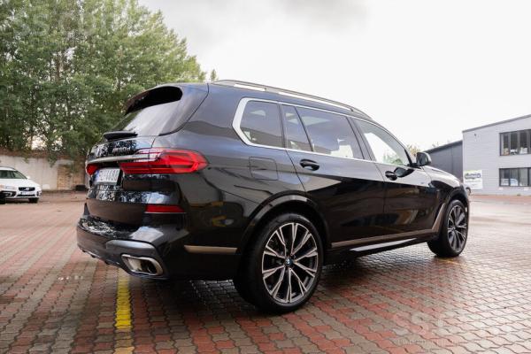BMW X7 2021 in Riga on AUTOMOTO.COM.LV Grey BMW X7 2021 in Riga, with an engine capacity of 3.00 L and mileage of 159 thousand km for 51900 β¬, photo 5 on AUTOMOTO.COM.LV