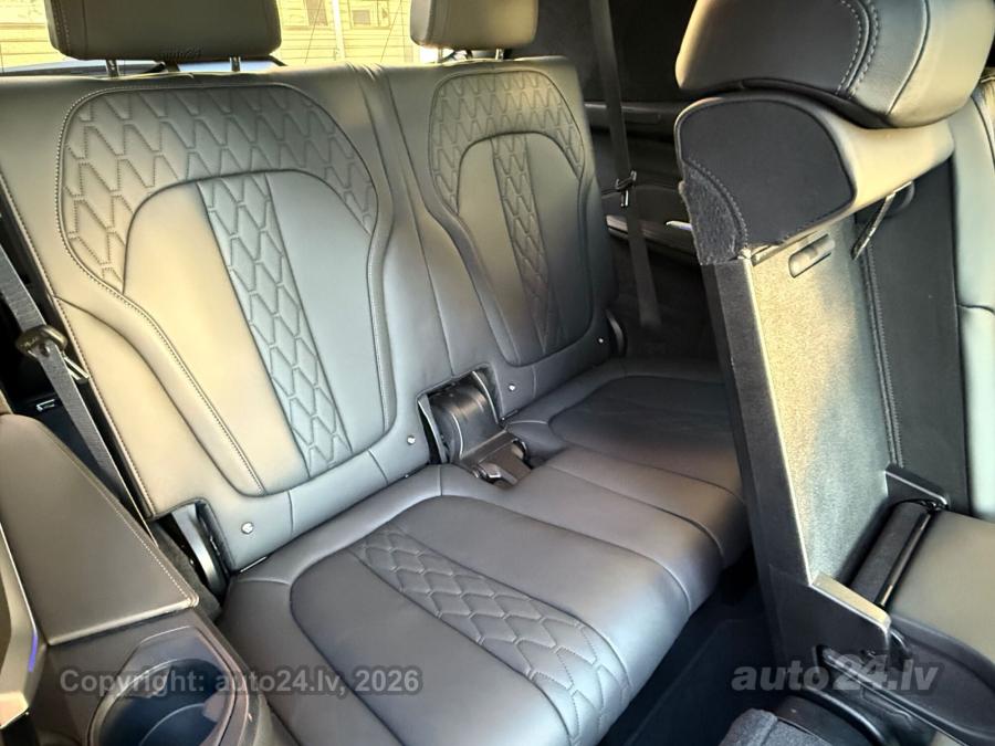 Grey BMW X7 2022 in Tallinn, with an engine capacity of 3.00 L and mileage of 58 thousand km for 82900 €, photo 17 on AUTOMOTO.COM.LV
