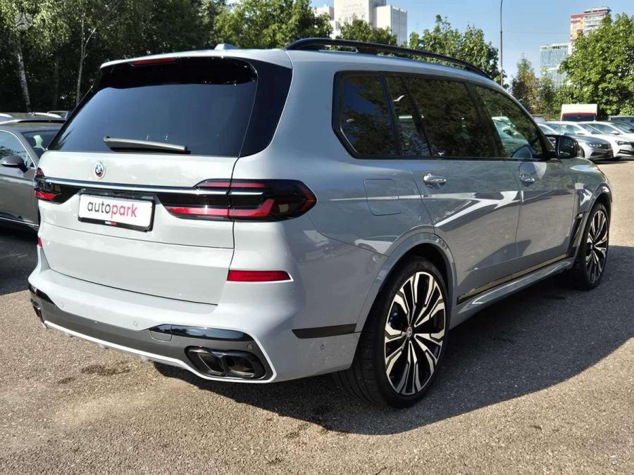 Pelēks BMW X7 2023 Viļņa, ar dzinēja tilpumu 4.40 L un nobraukumu 39 tūkst. km par 94900 €, foto 4 vietnē AUTOMOTO.COM.LV