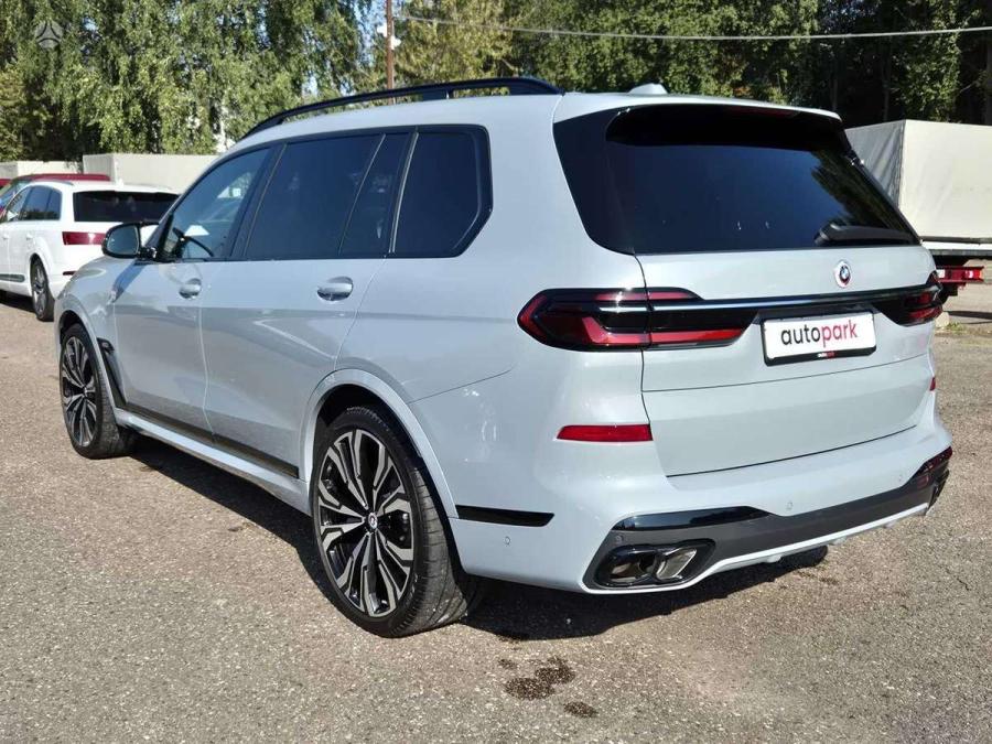 Pelēks BMW X7 2023 Viļņa, ar dzinēja tilpumu 4.40 L un nobraukumu 39 tūkst. km par 94900 €, foto 5 vietnē AUTOMOTO.COM.LV