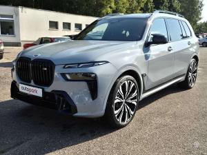 Grey BMW X7 2023 in Vilnius, with an engine capacity of 4.40 L and mileage of 39 thousand km for 94900 €, photo  on AUTOMOTO.COM.LV