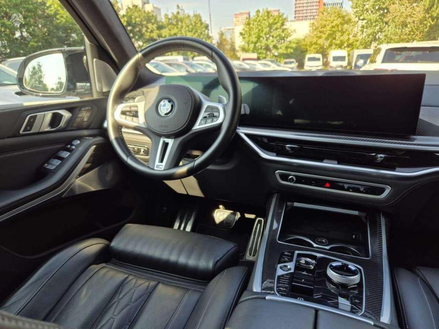 Grey BMW X7 2023 in Vilnius, with an engine capacity of 4.40 L and mileage of 39 thousand km for 94900 €, photo 8 on AUTOMOTO.COM.LV