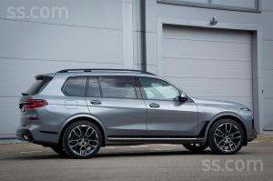 Grey BMW X7 2023 in Riga, with an engine capacity of 3.00 L and mileage of 63 thousand km for 84900 €, photo 3 on AUTOMOTO.COM.LV