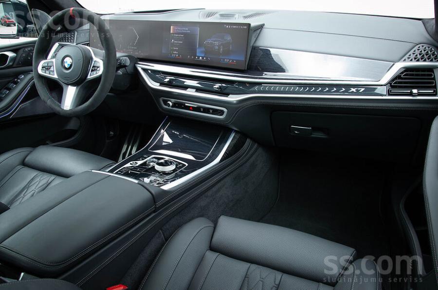 Grey BMW X7 2023 in Riga, with an engine capacity of 3.00 L and mileage of 63 thousand km for 84900 €, photo 9 on AUTOMOTO.COM.LV