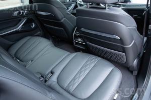 Grey BMW X7 2023 in Riga, with an engine capacity of 3.00 L and mileage of 63 thousand km for 84900 €, photo 10 on AUTOMOTO.COM.LV