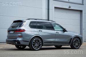 Grey BMW X7 2023 in Riga, with an engine capacity of 3.00 L and mileage of 63 thousand km for 84900 €, photo 13 on AUTOMOTO.COM.LV