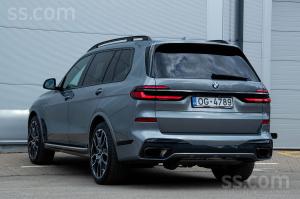 Grey BMW X7 2023 in Riga, with an engine capacity of 3.00 L and mileage of 63 thousand km for 84900 €, photo 16 on AUTOMOTO.COM.LV