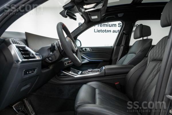 Grey BMW X7 2023 in Riga, with an engine capacity of 3.00 L and mileage of 63 thousand km for 78500 €, photo 7 on AUTOMOTO.COM.LV