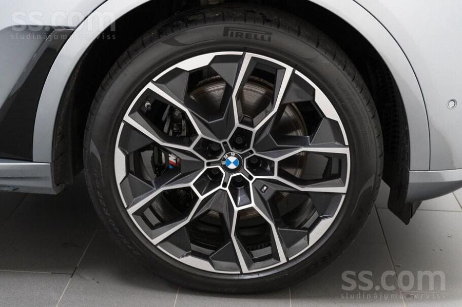 Pelēks BMW X7 2023 Rīga, ar dzinēja tilpumu 3.00 L un nobraukumu 63 tūkst. km par 78500 €, foto 16 vietnē AUTOMOTO.COM.LV