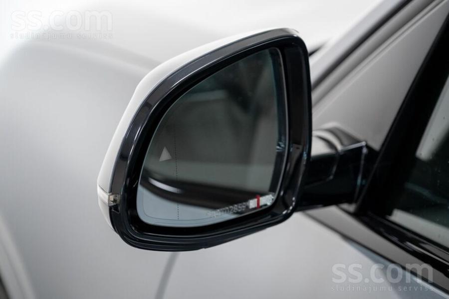 Pelēks BMW X7 2023 Rīga, ar dzinēja tilpumu 3.00 L un nobraukumu 63 tūkst. km par 78500 €, foto 24 vietnē AUTOMOTO.COM.LV