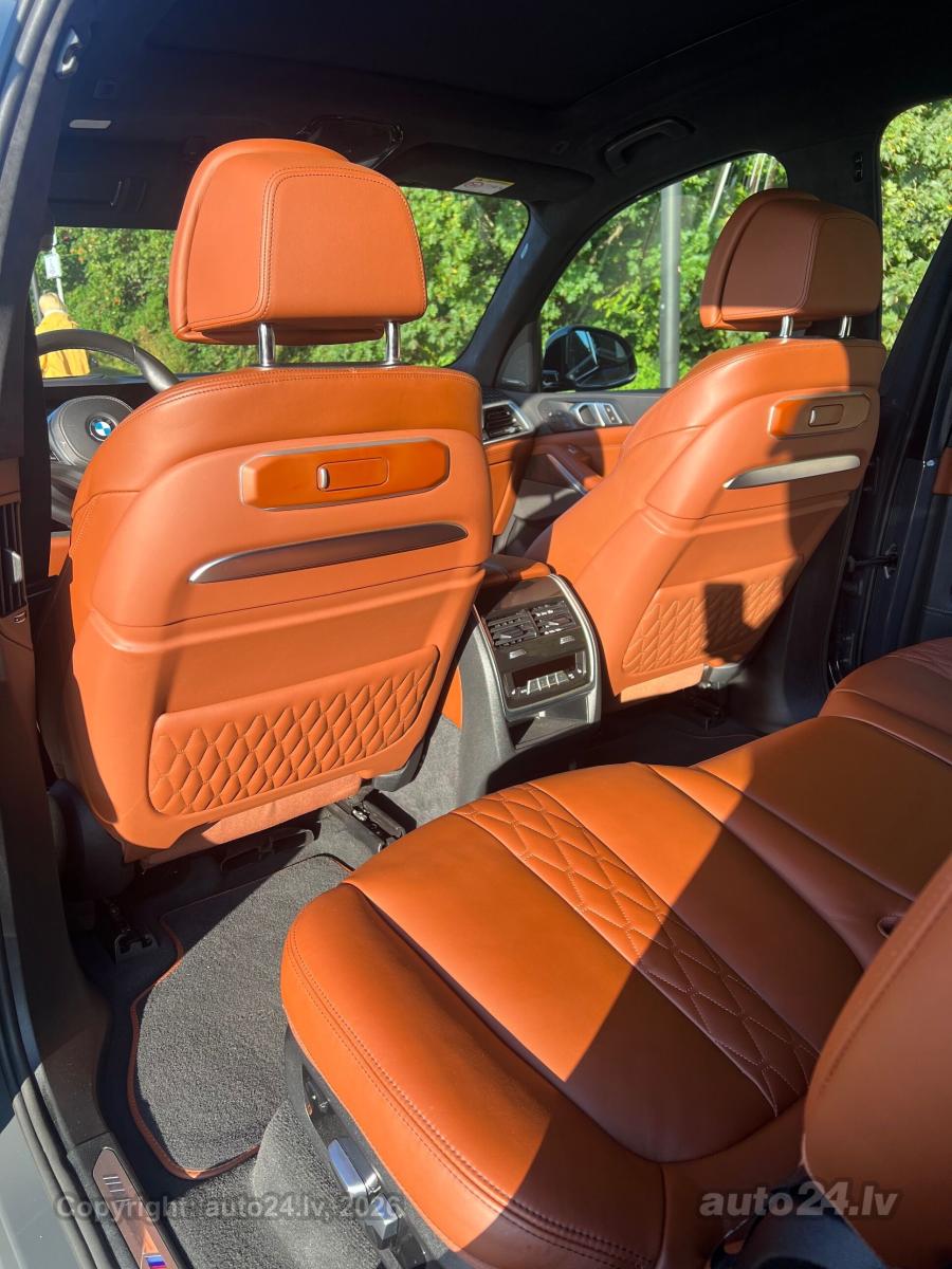Pelēks BMW X7 2023 Tallina, ar dzinēja tilpumu 3.00 L un nobraukumu 79 tūkst. km par 88900 €, foto 21 vietnē AUTOMOTO.COM.LV