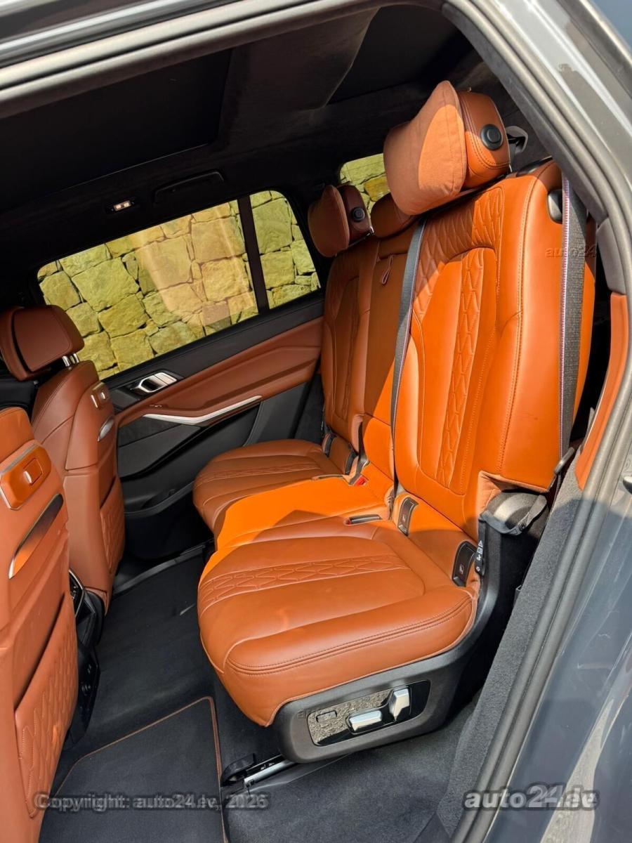 Pelēks BMW X7 2023 Tallina, ar dzinēja tilpumu 3.00 L un nobraukumu 79 tūkst. km par 88900 €, foto 22 vietnē AUTOMOTO.COM.LV