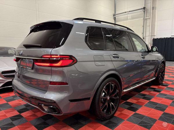 Grey BMW X7 2023 in Vilnius, with an engine capacity of 2.99 L and mileage of 75 thousand km for 86990 €, photo 5 on AUTOMOTO.COM.LV