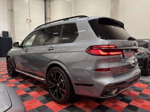 Grey BMW X7 2023 in Vilnius, with an engine capacity of 2.99 L and mileage of 75 thousand km for 86990 €, photo 7 on AUTOMOTO.COM.LV