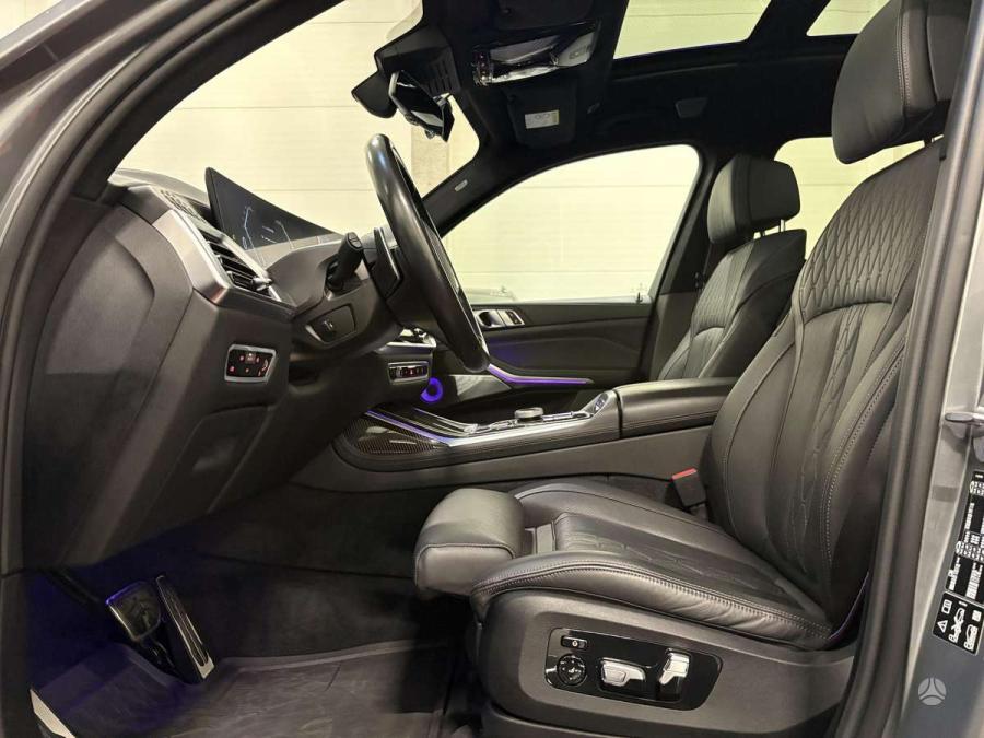Grey BMW X7 2023 in Vilnius, with an engine capacity of 2.99 L and mileage of 75 thousand km for 86990 €, photo 16 on AUTOMOTO.COM.LV