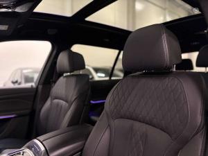 Grey BMW X7 2023 in Vilnius, with an engine capacity of 2.99 L and mileage of 75 thousand km for 86990 €, photo 17 on AUTOMOTO.COM.LV