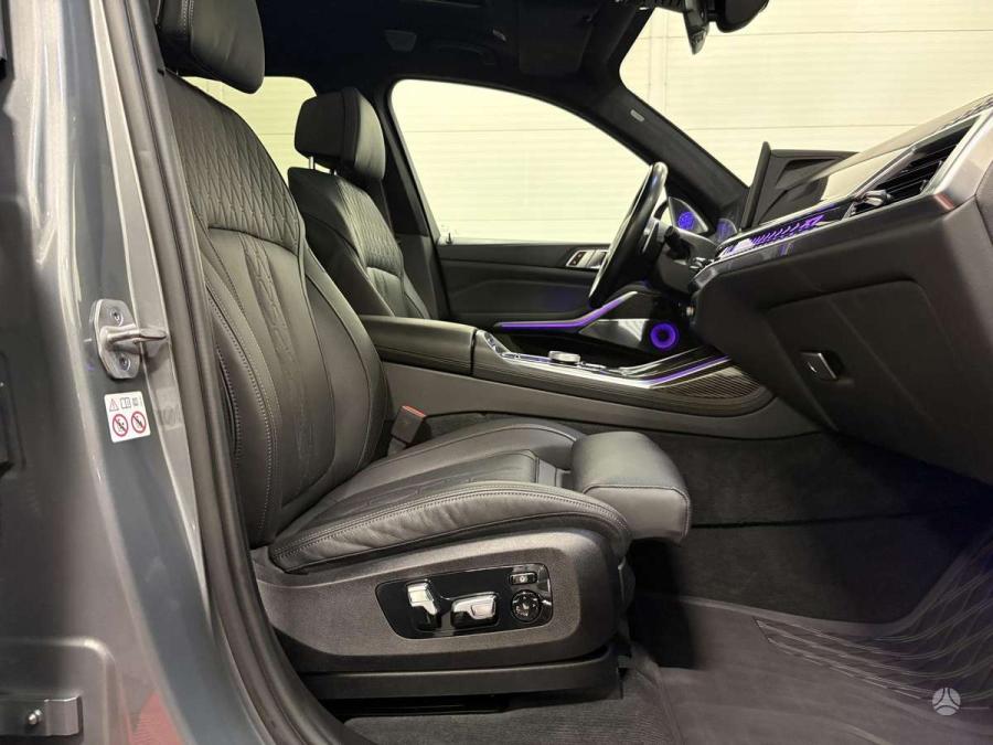 Grey BMW X7 2023 in Vilnius, with an engine capacity of 2.99 L and mileage of 75 thousand km for 86990 €, photo 19 on AUTOMOTO.COM.LV