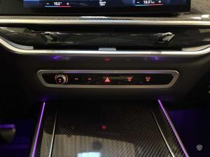 Grey BMW X7 2023 in Vilnius, with an engine capacity of 2.99 L and mileage of 75 thousand km for 86990 €, photo 29 on AUTOMOTO.COM.LV