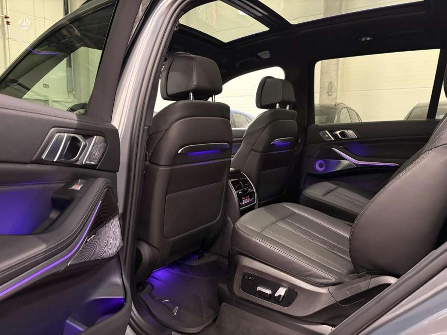 Grey BMW X7 2023 in Vilnius, with an engine capacity of 2.99 L and mileage of 75 thousand km for 86990 €, photo 30 on AUTOMOTO.COM.LV