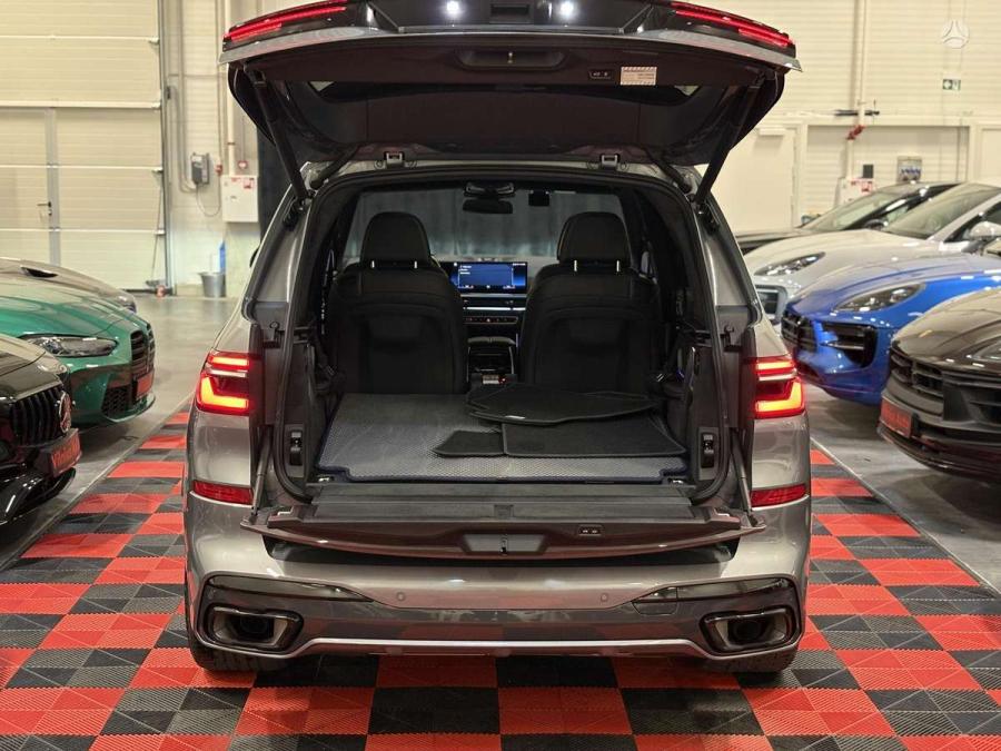 Grey BMW X7 2023 in Vilnius, with an engine capacity of 2.99 L and mileage of 75 thousand km for 86990 €, photo 37 on AUTOMOTO.COM.LV
