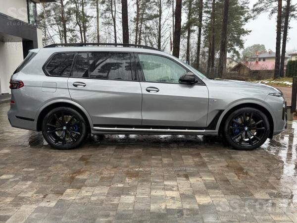 Pelēks BMW X7 2024 Rīga, ar dzinēja tilpumu 3.00 L un nobraukumu 31 tūkst. km par 84995 €, foto 3 vietnē AUTOMOTO.COM.LV