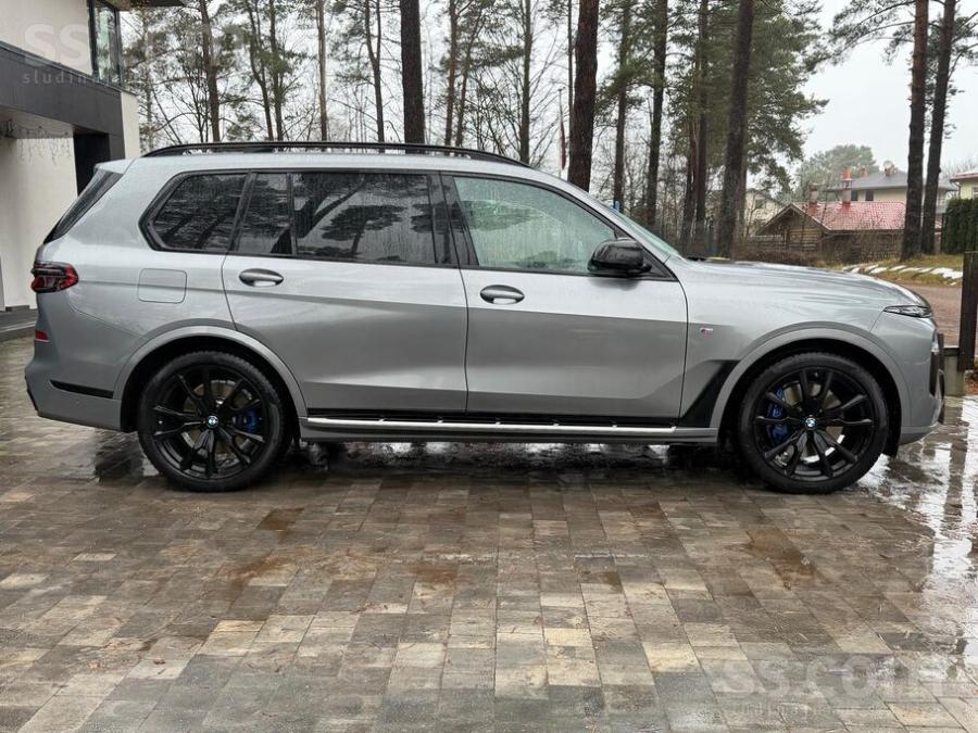 Pelēks BMW X7 2024 Rīga, ar dzinēja tilpumu 3.00 L un nobraukumu 31 tūkst. km par 84995 €, foto 3 vietnē AUTOMOTO.COM.LV