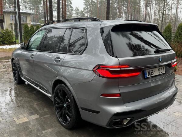 Pelēks BMW X7 2024 Rīga, ar dzinēja tilpumu 3.00 L un nobraukumu 31 tūkst. km par 84995 €, foto 5 vietnē AUTOMOTO.COM.LV