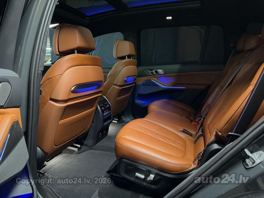 Pelēks BMW X7 2024 Tallina, ar dzinēja tilpumu 3.00 L un nobraukumu 33 tūkst. km par 87900 €, foto 9 vietnē AUTOMOTO.COM.LV