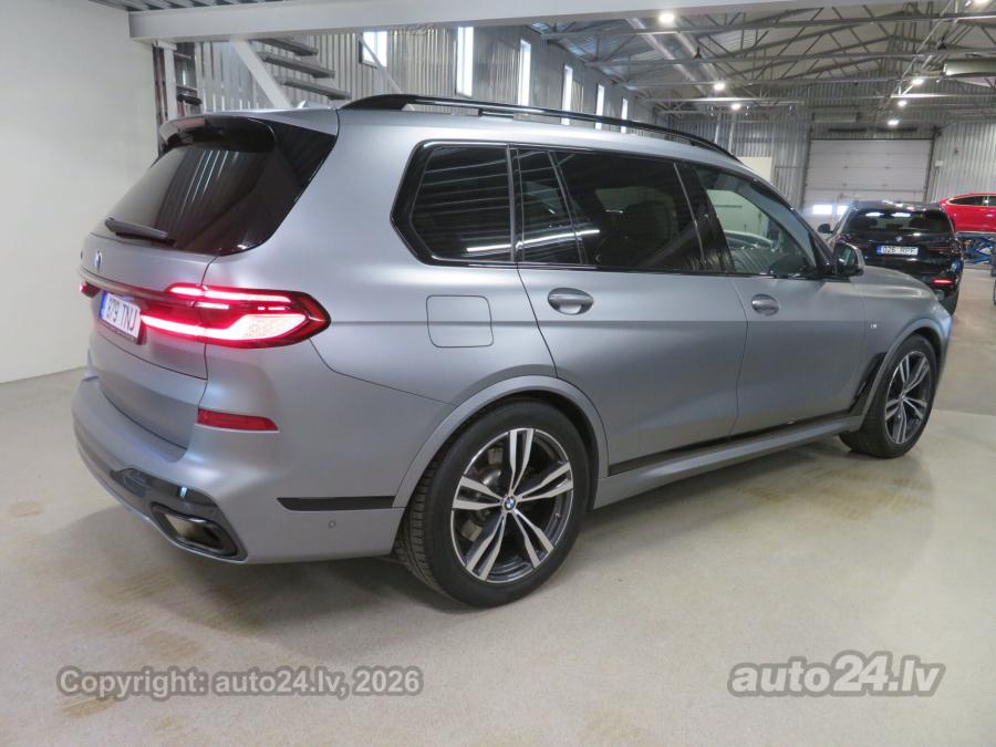 Pelēks BMW X7 2024 Tallina, ar dzinēja tilpumu 3.00 L un nobraukumu 75 tūkst. km par 78000 €, foto 3 vietnē AUTOMOTO.COM.LV
