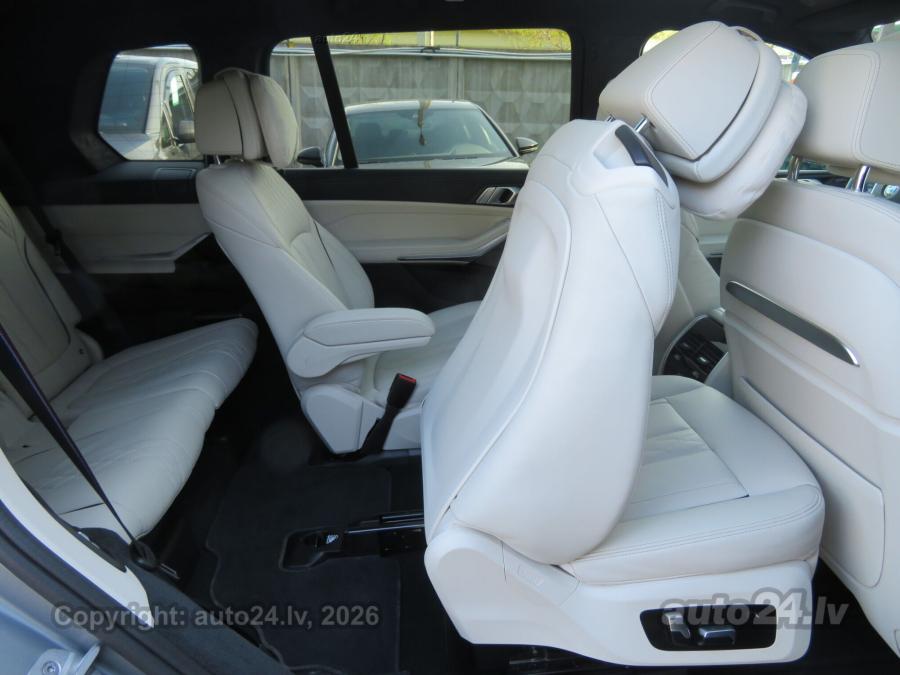 Pelēks BMW X7 2024 Tallina, ar dzinēja tilpumu 3.00 L un nobraukumu 75 tūkst. km par 78000 €, foto 7 vietnē AUTOMOTO.COM.LV