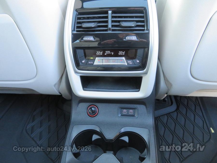 Pelēks BMW X7 2024 Tallina, ar dzinēja tilpumu 3.00 L un nobraukumu 75 tūkst. km par 78000 €, foto 9 vietnē AUTOMOTO.COM.LV