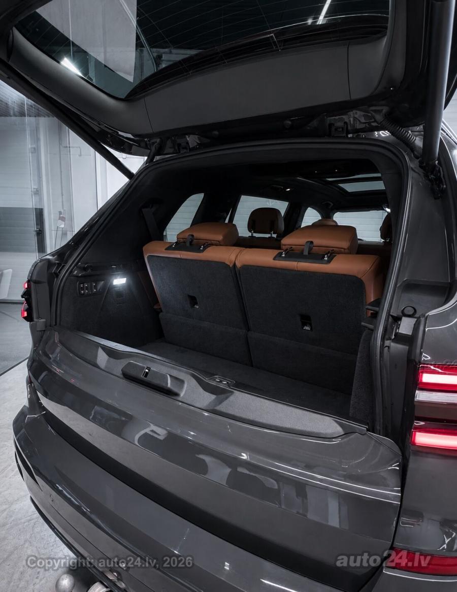 Pelēks BMW X7 2024 Tallina, ar dzinēja tilpumu 3.00 L un nobraukumu 37 tūkst. km par 99000 €, foto 6 vietnē AUTOMOTO.COM.LV